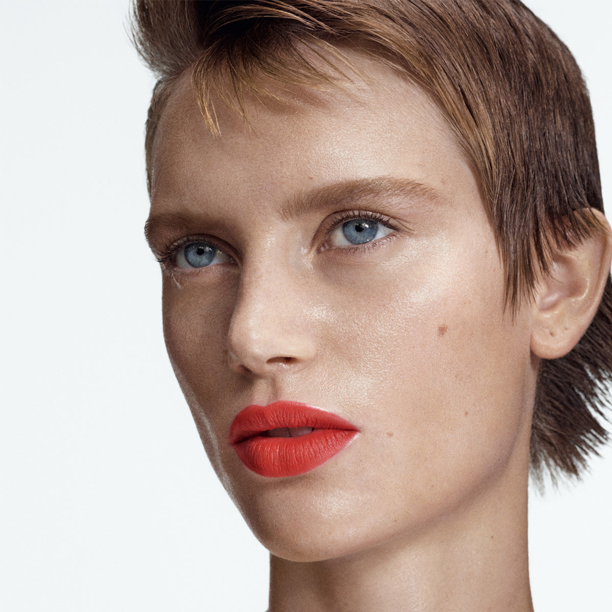 Liquid Lipstick Matte Red Coma 250 | escentials.com